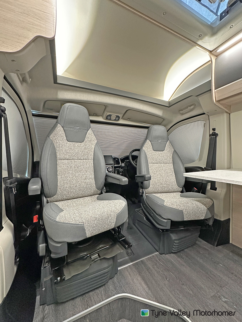 Auto-Trail Expedition 67 - Tyne Valley Motorhomes